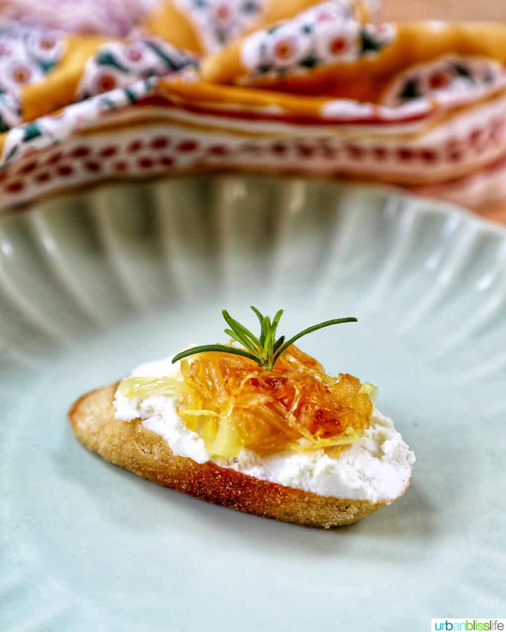 Caramelized Onion and Goat Cheese Bites - Urban Bliss Life