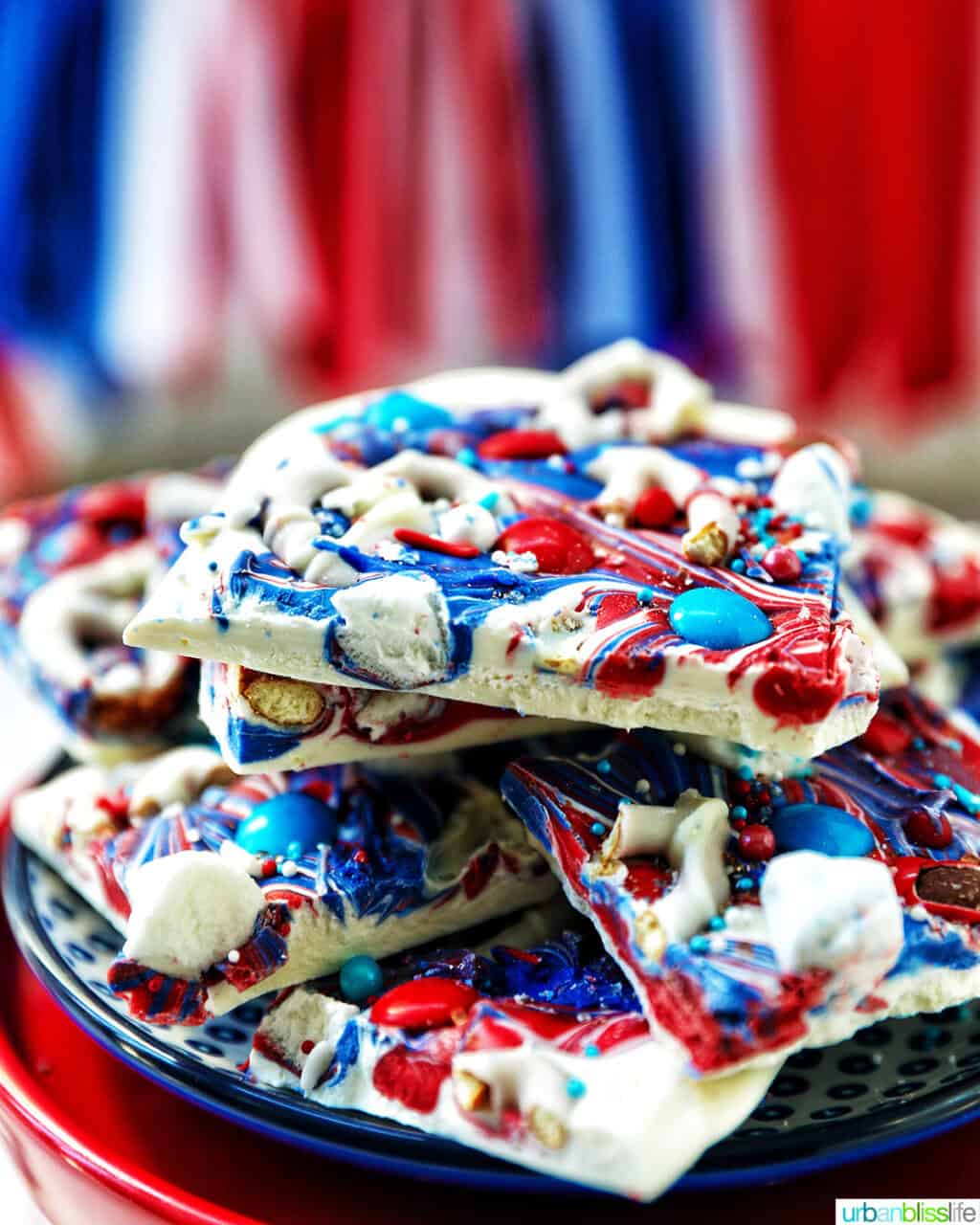 Patriotic Red, White, and Blue Bark Recipe (Easy and Festive) - Urban ...